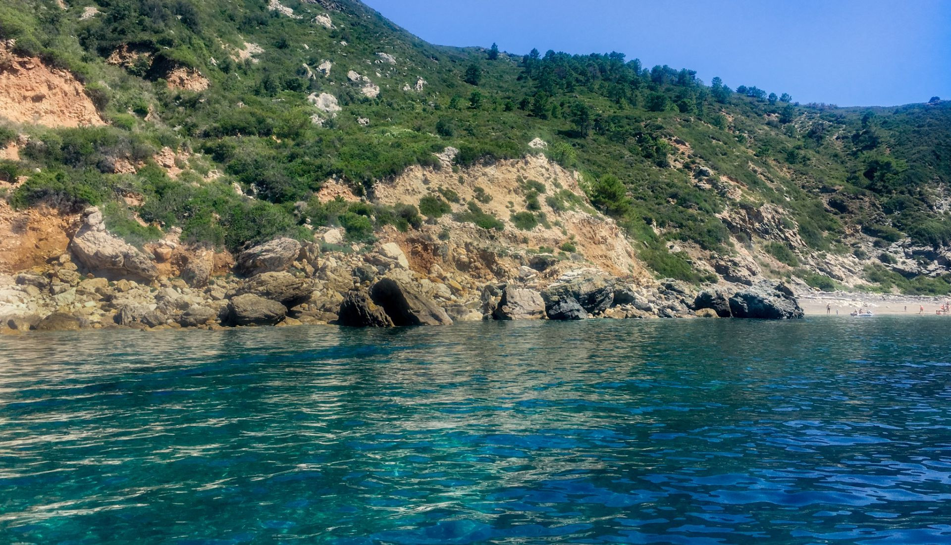 Tour in barca alla Costa dei Gabbiani sull’Isola d’Elba | Freedome