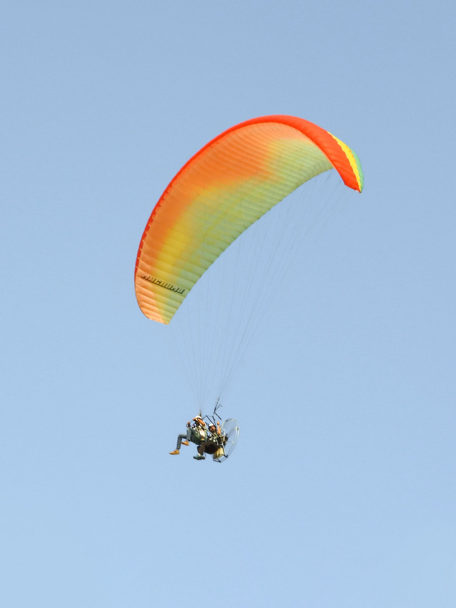Tandem paramotoring flight in Montecompatri | Freedome